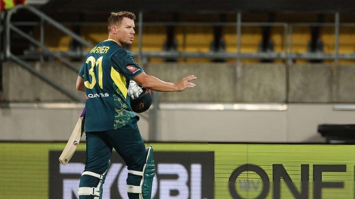 চোটের কারণে নিউ জিল্যান্ড সফর শেষ ওয়ার্নারের